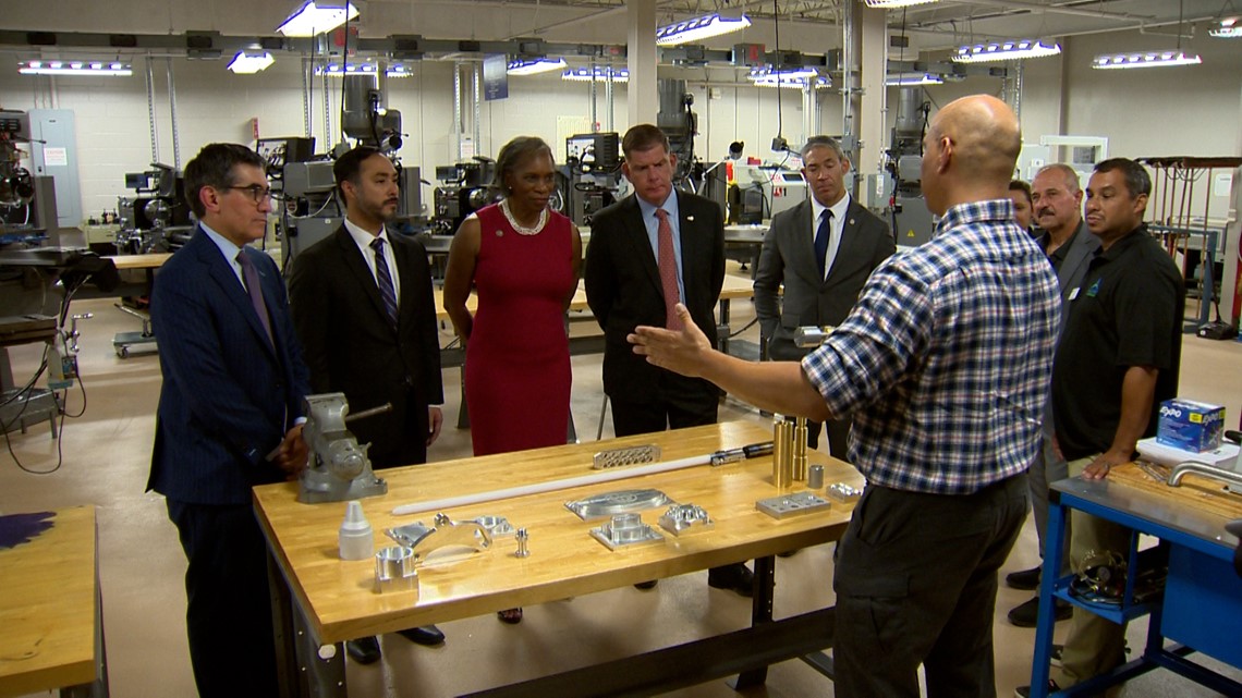Manufacturing students' work shown off to US Secretary of Labor during ...