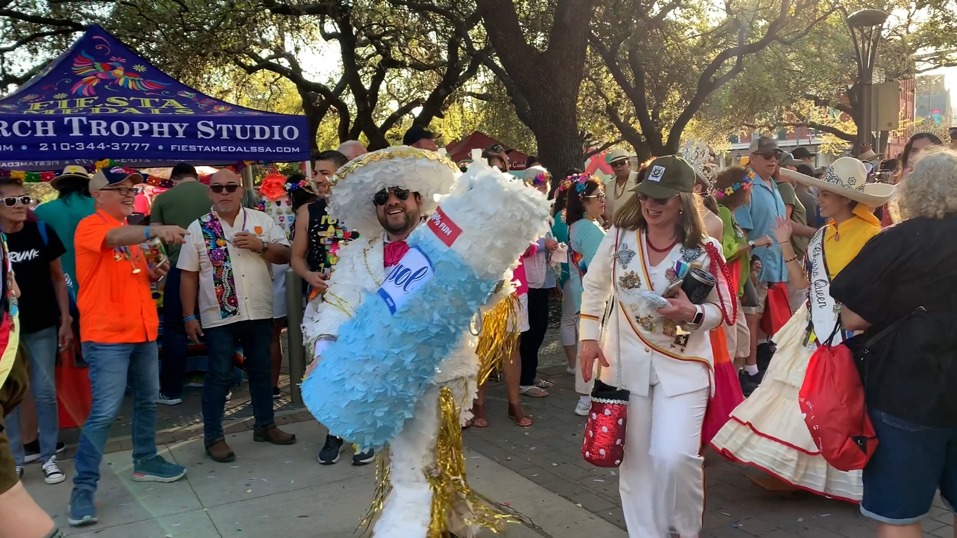 Thousands flock to the kickoff event Fiesta Fiesta | kens5.com