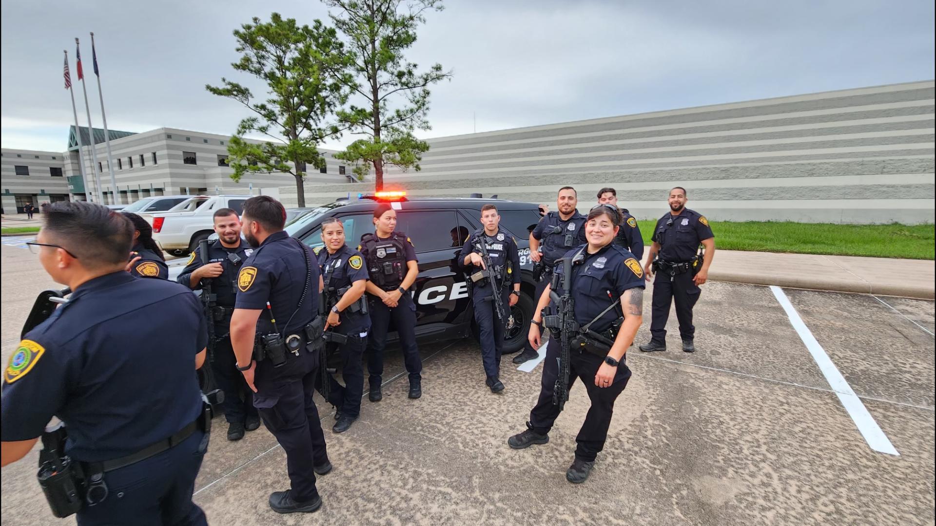 How San Antonio police helped Houston after Hurricane Beryl | kens5.com
