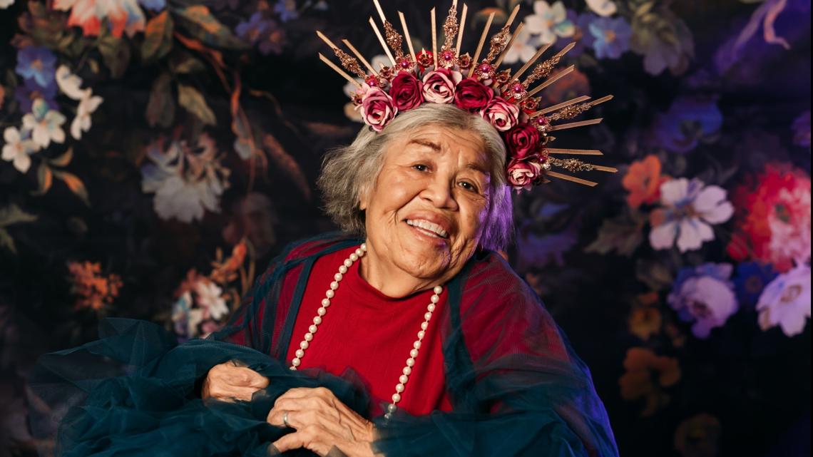 Texas seniors shine in empowerment photoshoot | kens5.com