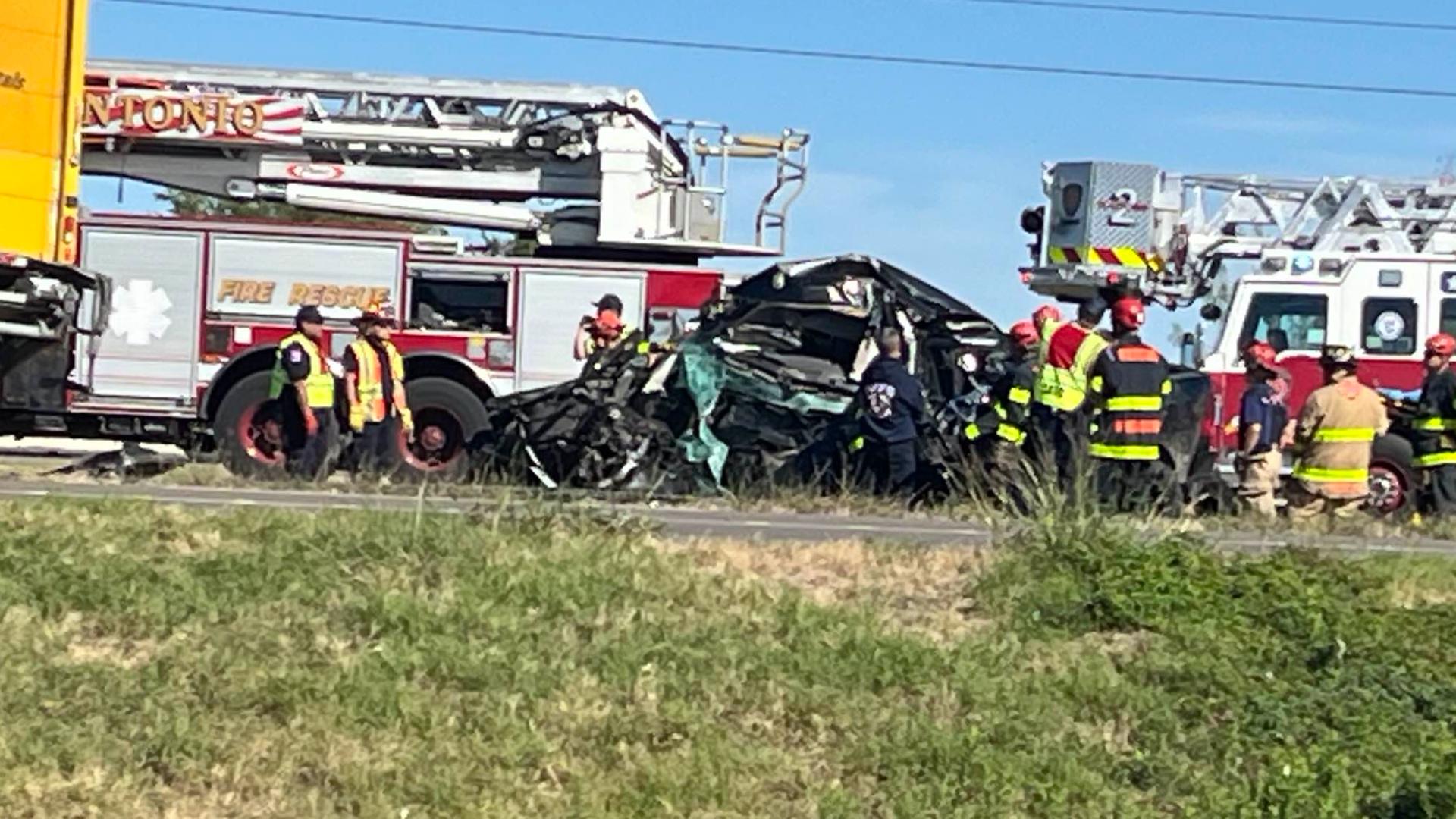 Pickup truck driver dies after rear-ending box truck | kens5.com