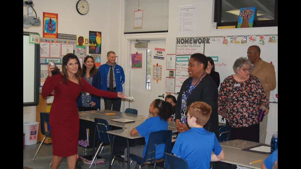 Shirley Peterman wins EXCEL award for Randolph Field ISD | kens5.com