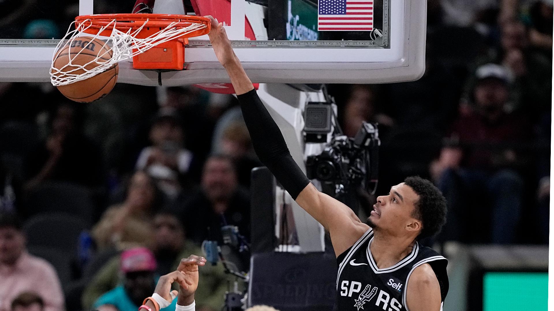 Wemby gifts young Spurs fan his game-worn jersey | kens5.com