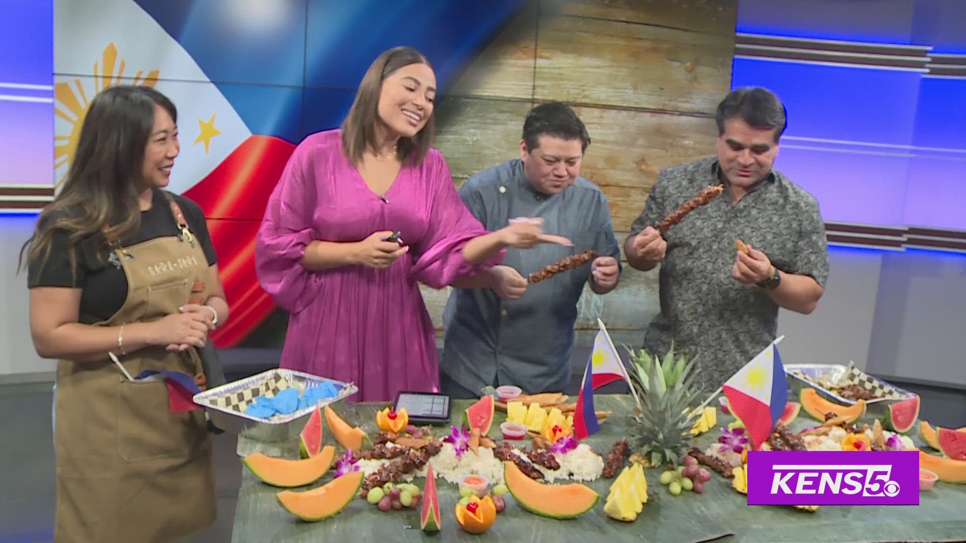 Kamayan-Style Dinner & Lumpia Eating Contest | Great Day SA | kens5.com