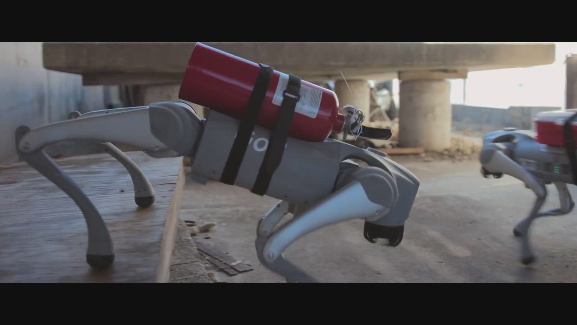 Sharp scores 22 points to lead No. 8 Houston over No. 14 Arkansas, 94 ...