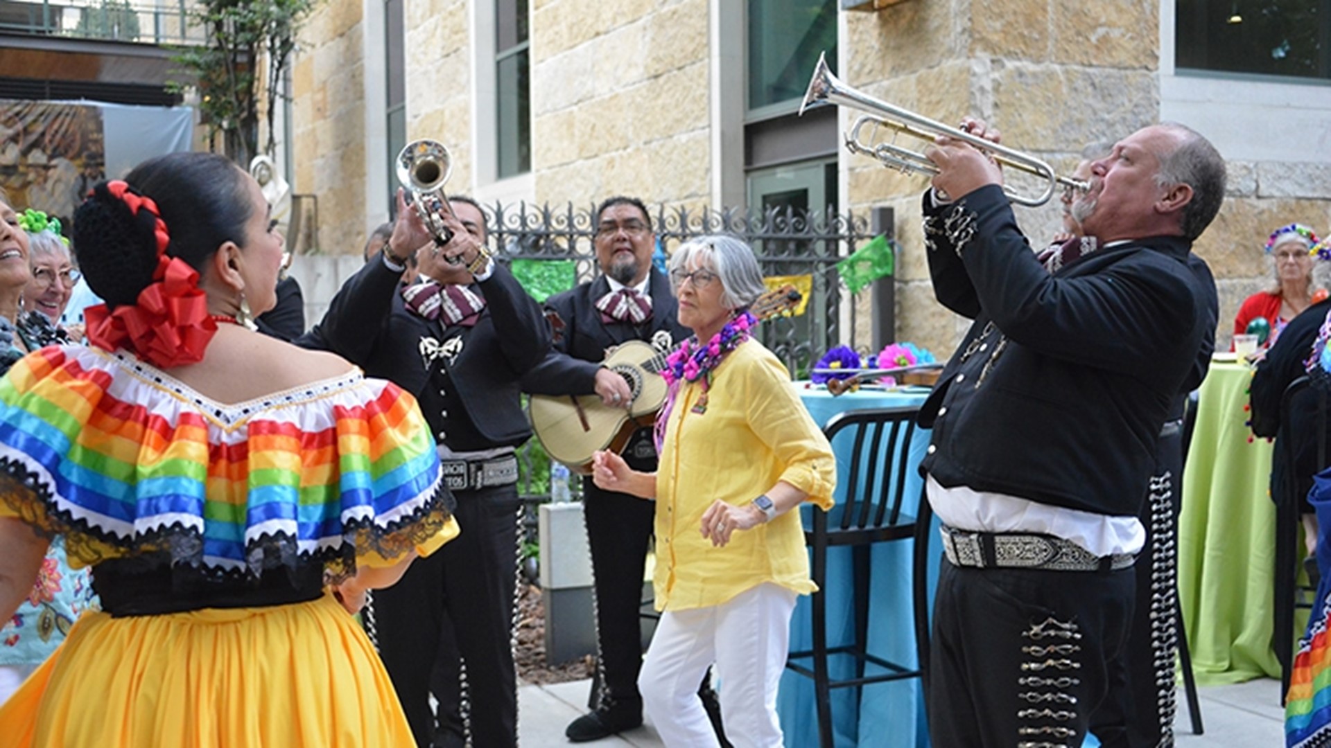 San Antonio Fiesta 2024: Texas Cavaliers River Parade | kens5.com