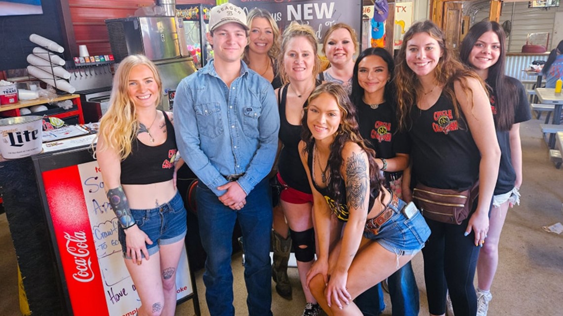 East Texas native turned 'Young Sheldon' star shows up at local ...