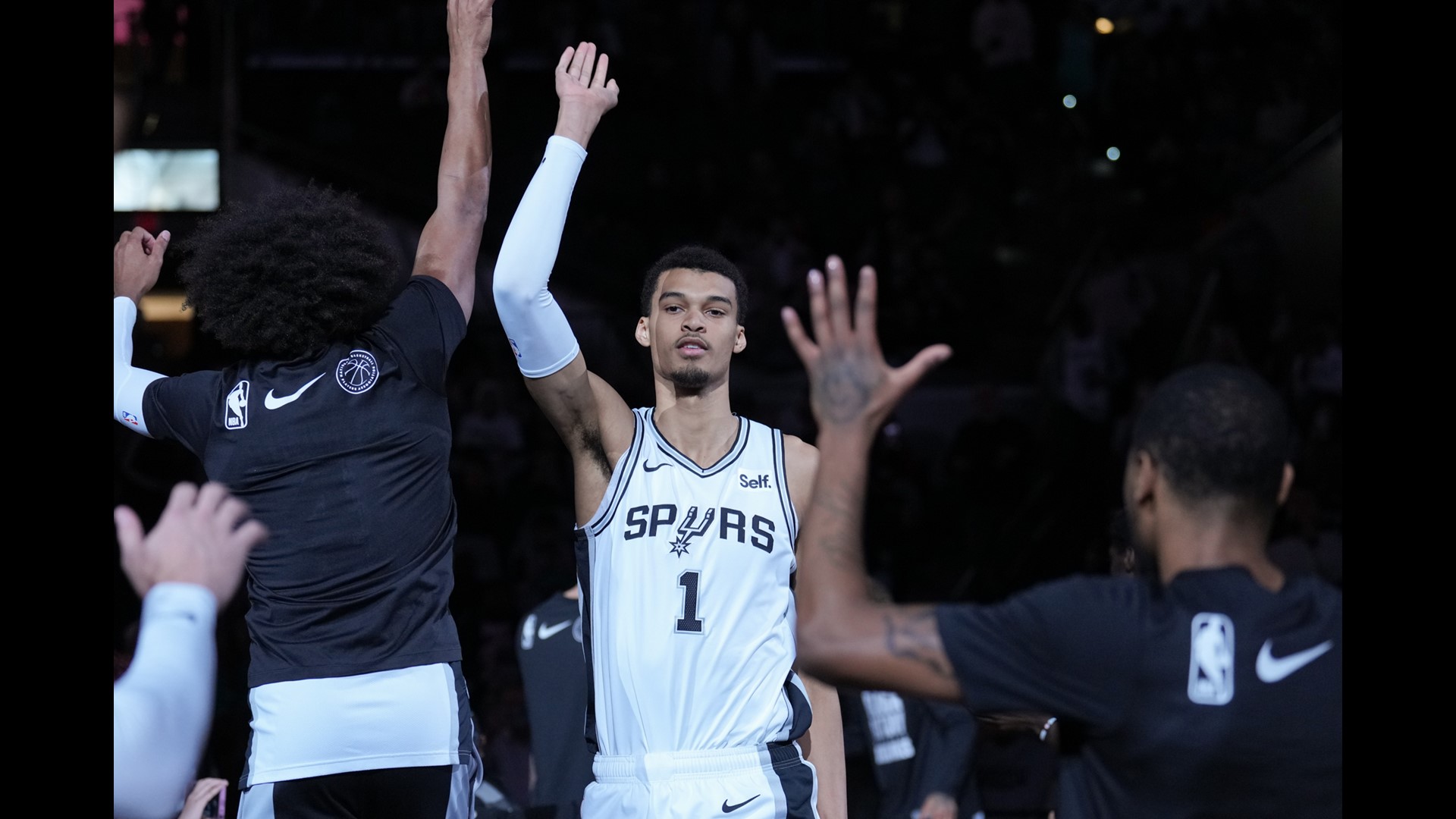 San Antonio Spurs collect a 132-118 win against OKC Thunder | kens5.com