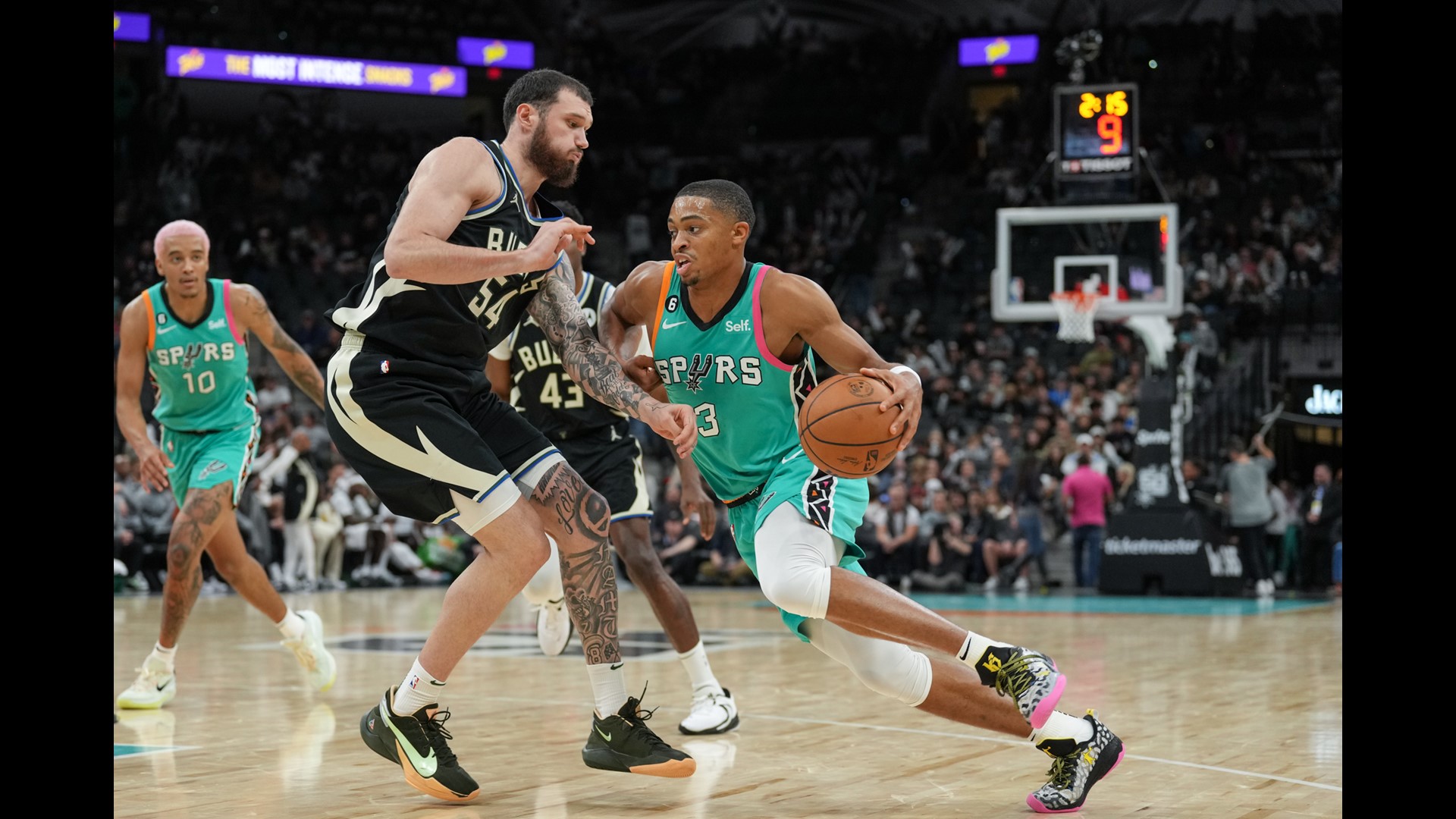 Five things to watch: Spurs v Bucks | kens5.com