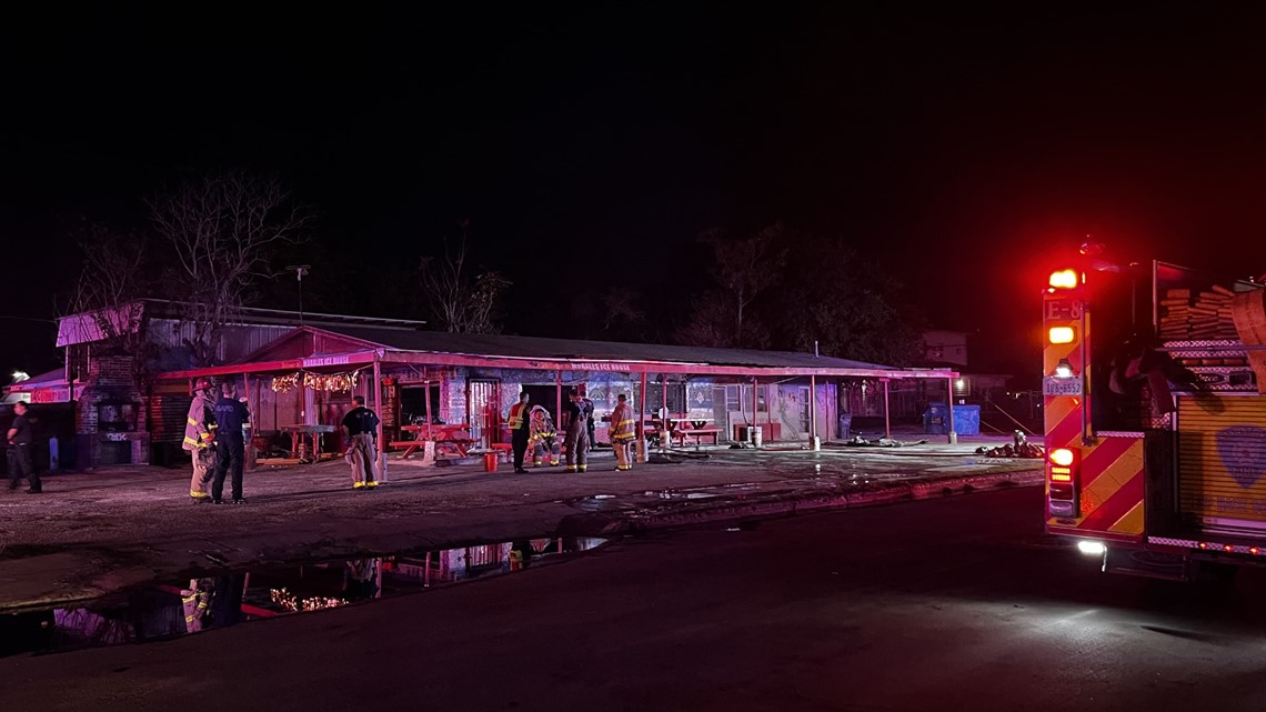 Firefighters battle blaze at ice house on west side of town | kens5.com