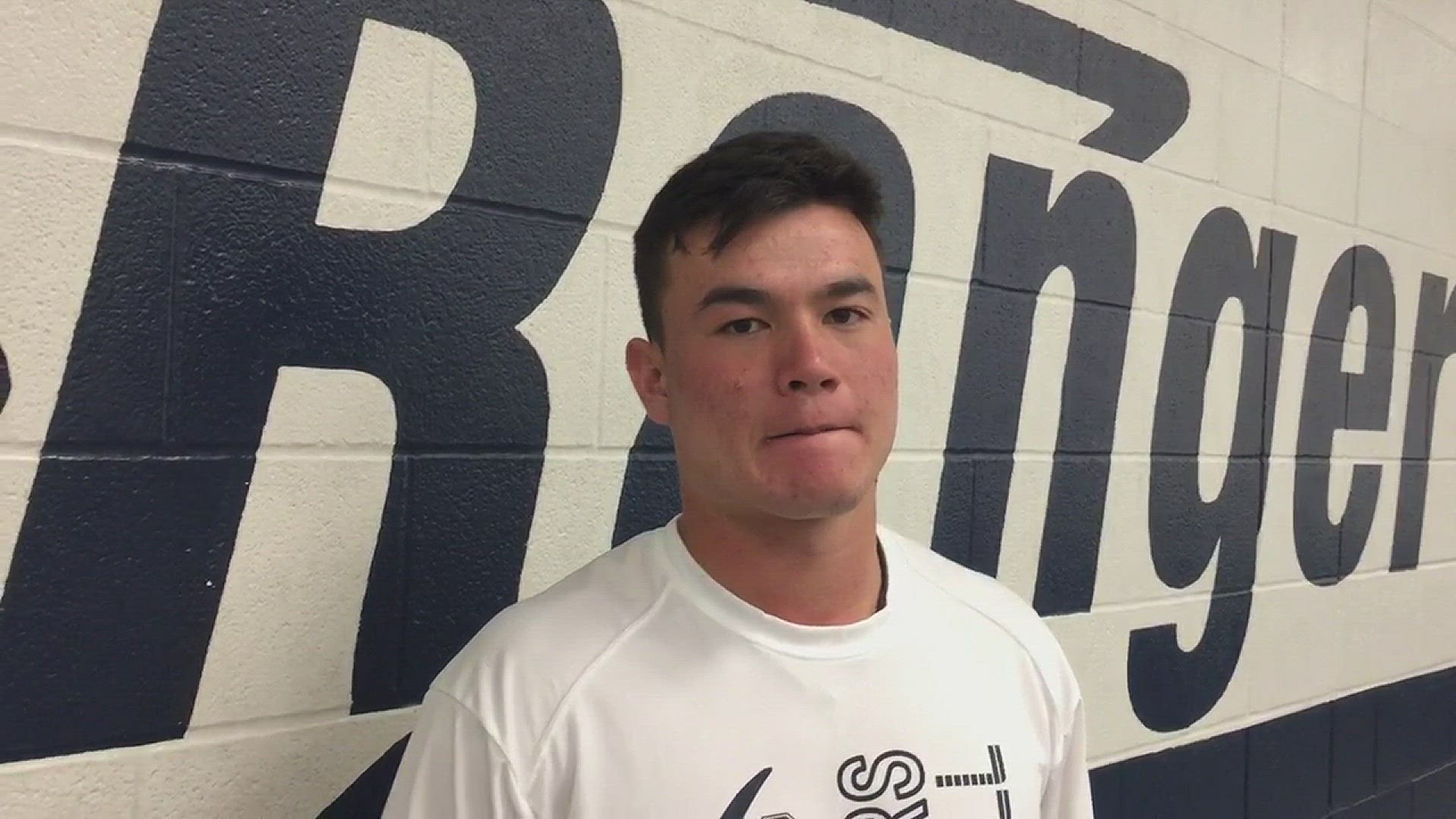 Steady Smithson Valley quarterback Adkins keeps offense moving | kens5.com