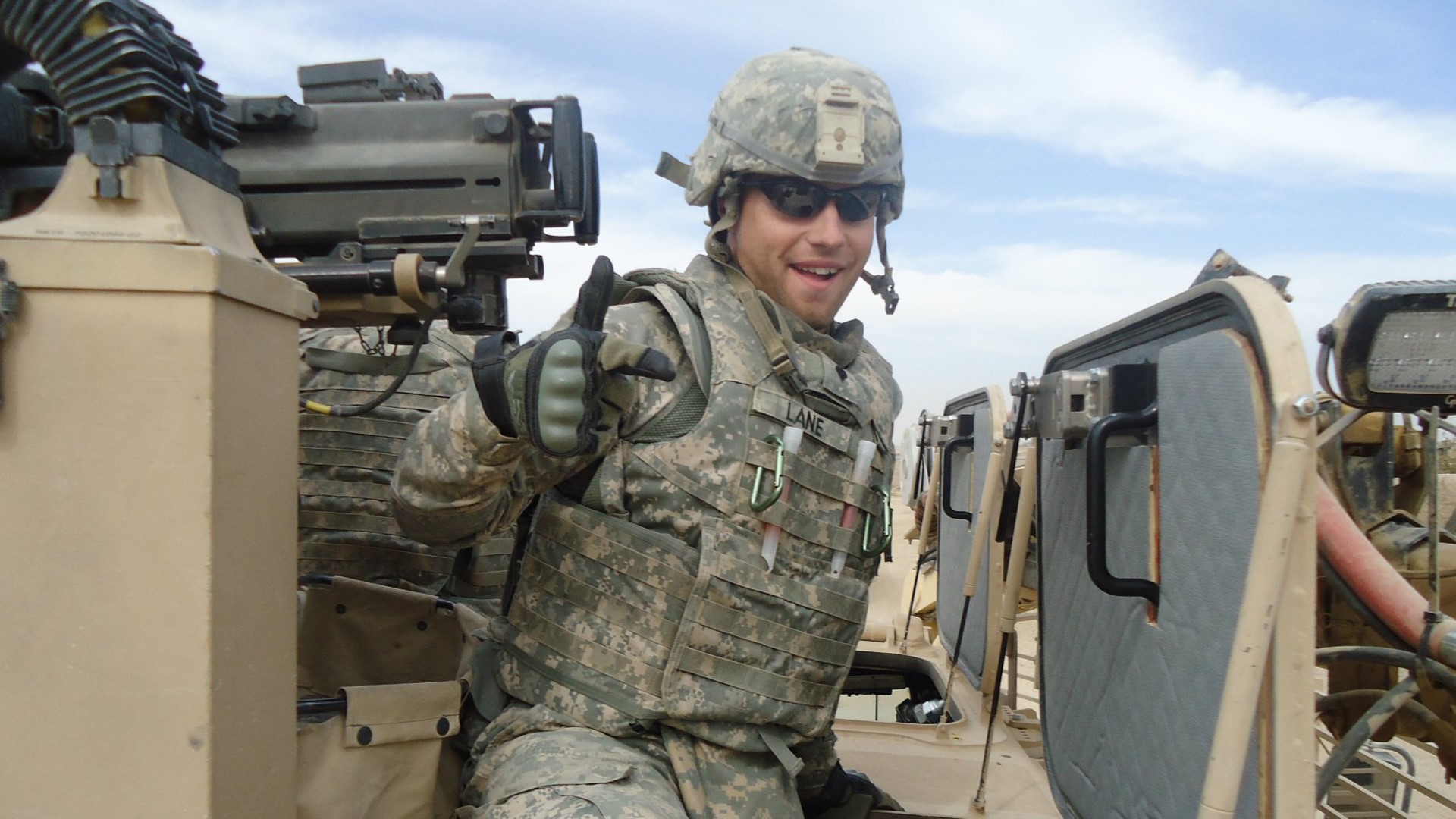 Double amputee veteran inspires through song | kens5.com