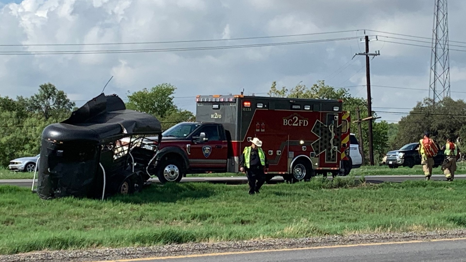 Two horses killed in Friday morning crash | kens5.com