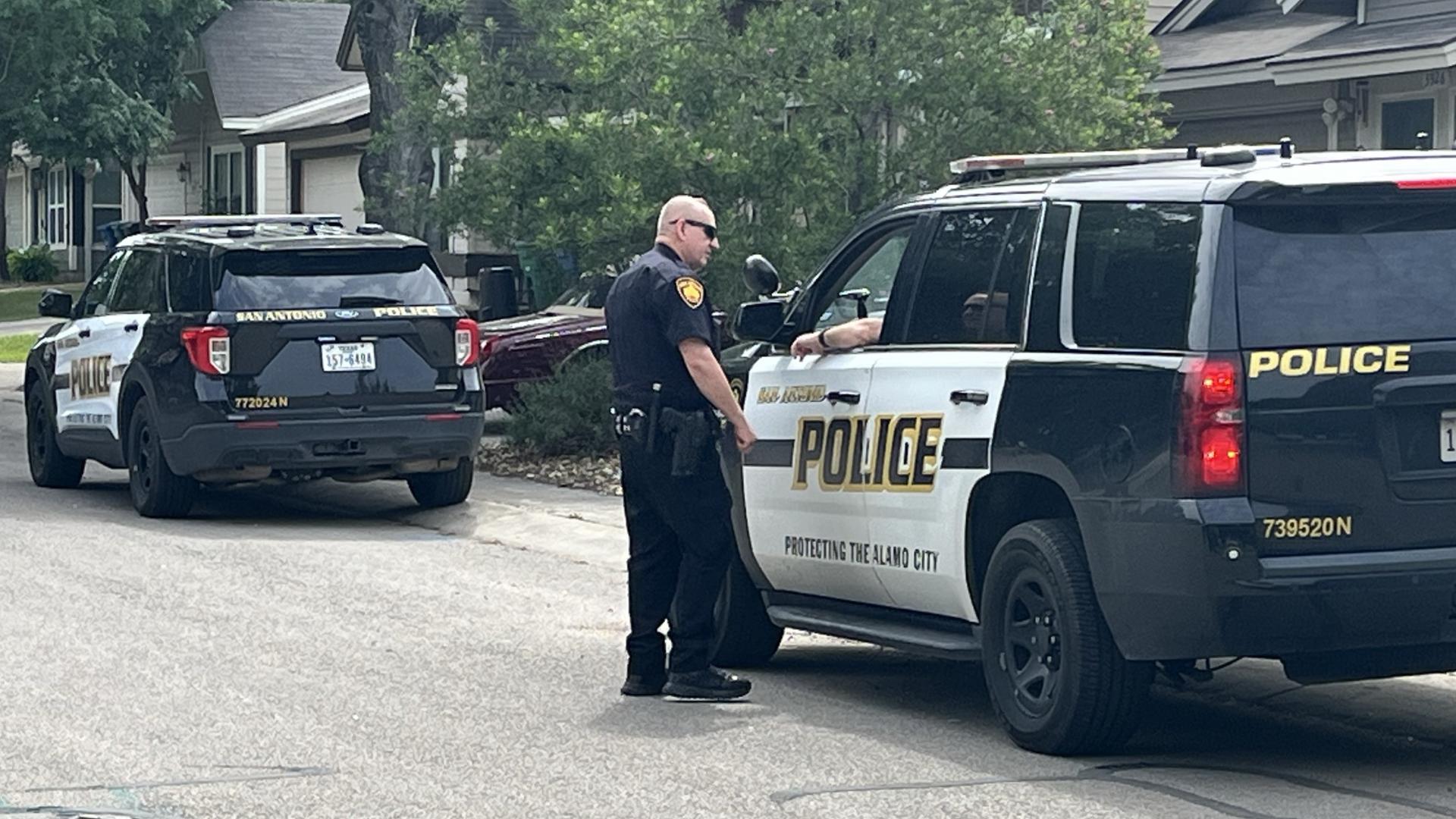 San Antonio woman shot after boyfriend tries to take gun away from her ...