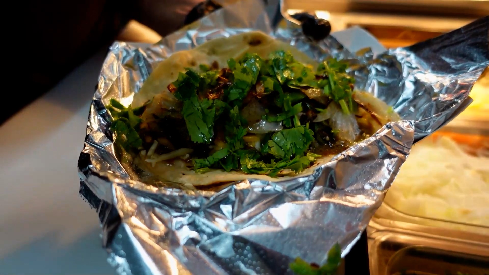 Huge tacos served in Gruene at Un Poco De Todo food truck | kens5.com