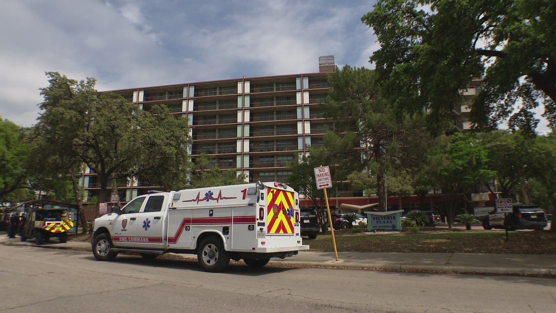 Shooting victim found dead in downtown San Antonio stairwell | kens5.com