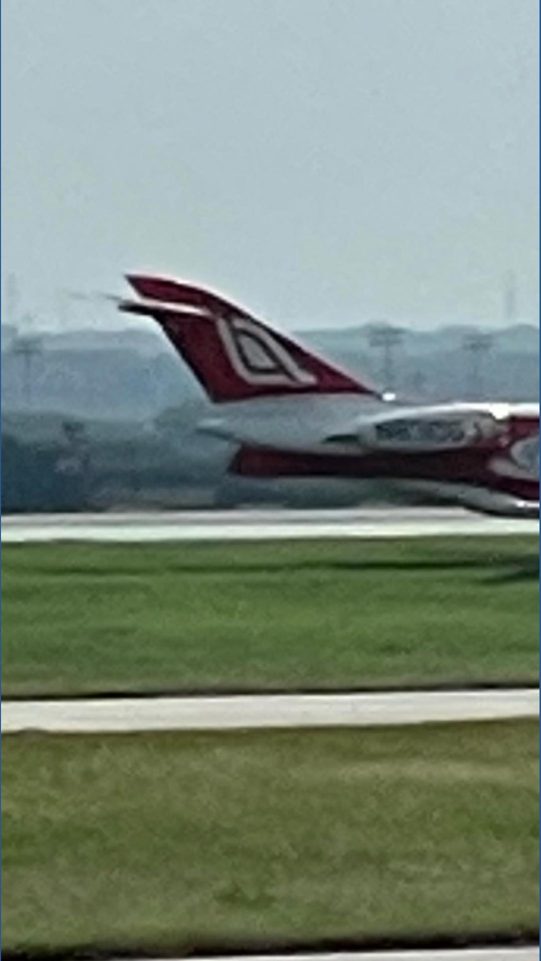 Small plane slides off runway in San Antonio | kens5.com