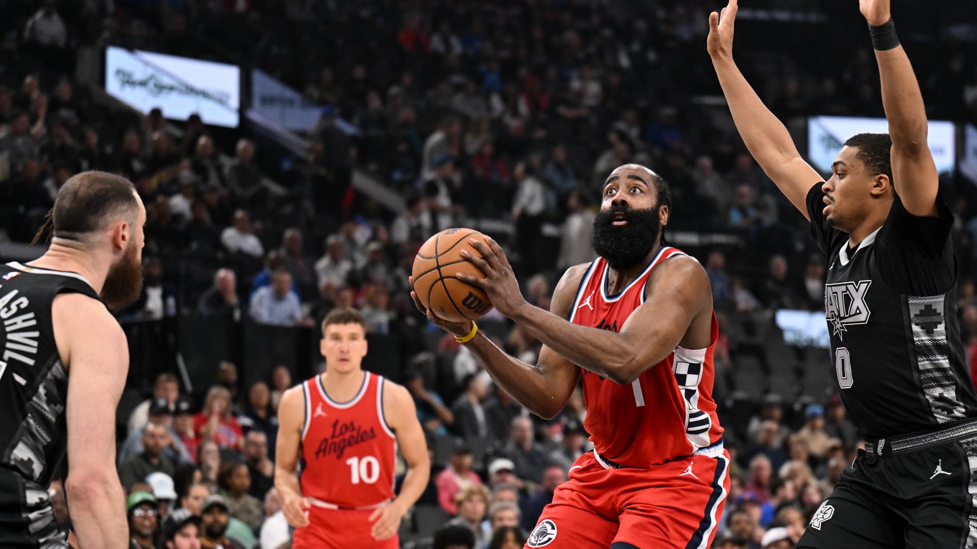 Spurs fight back but fall to Clippers, 122-117 | kens5.com