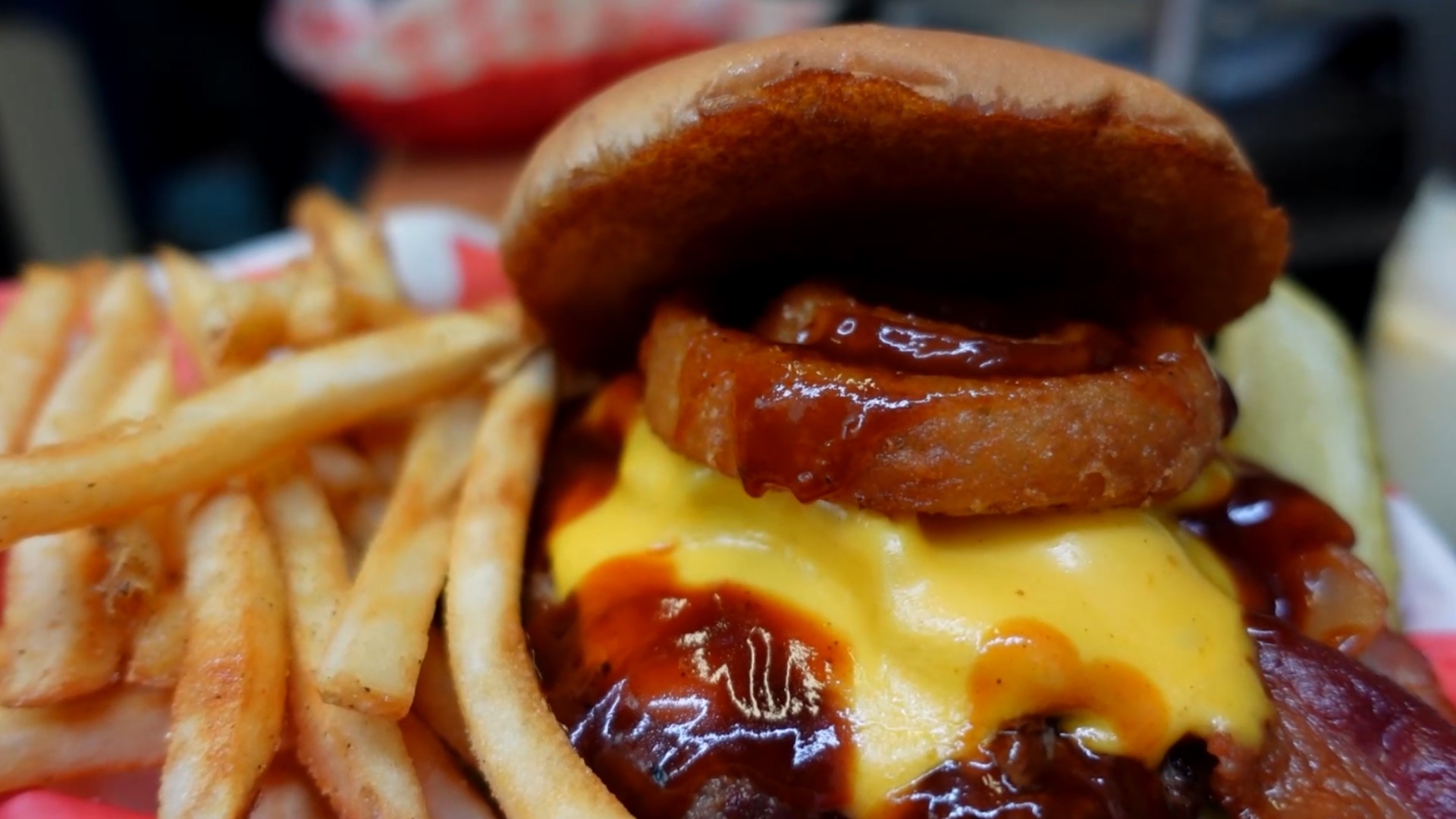 4 Way Bar and Grill in Lakehills, Texas has huge burger challenge ...