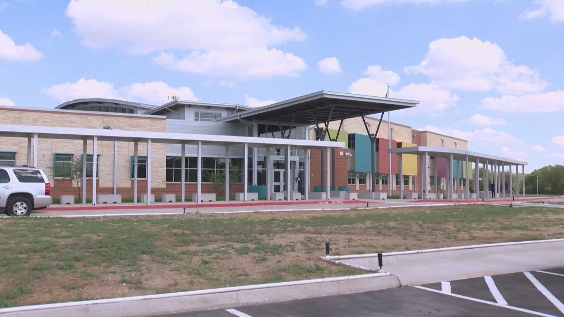Uvalde community honors Robb Elementary victims with new school opening ...