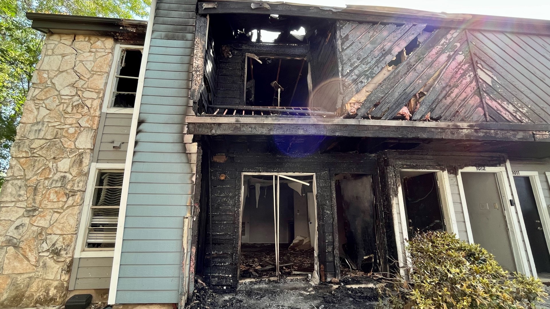 North-side apartment fire displaces residents | kens5.com