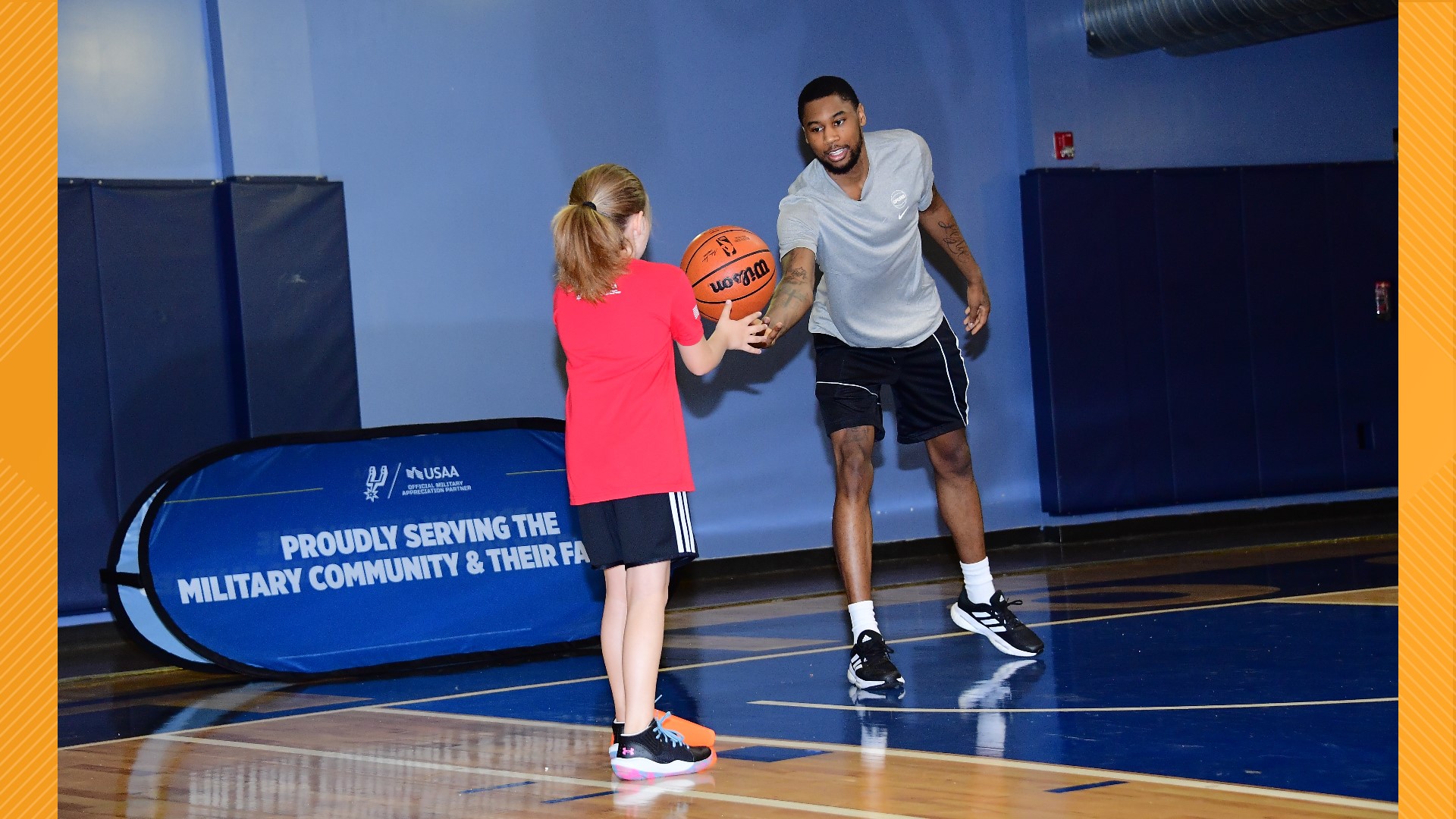 Spurs' Wesley leads basketball skills clinic as part of the | kens5.com