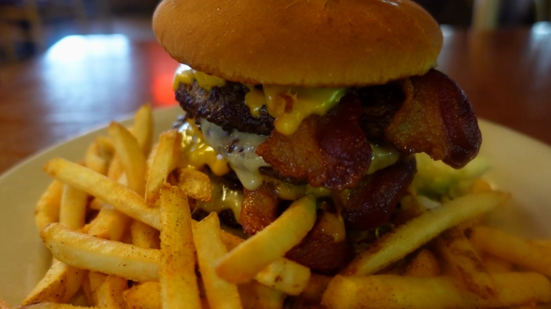 4 Way Bar and Grill in Lakehills, Texas has huge burger challenge ...