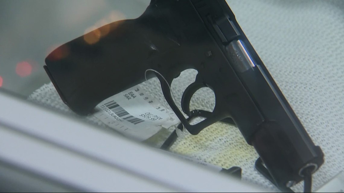 Texas lawmakers close gun background check loophole | kens5.com