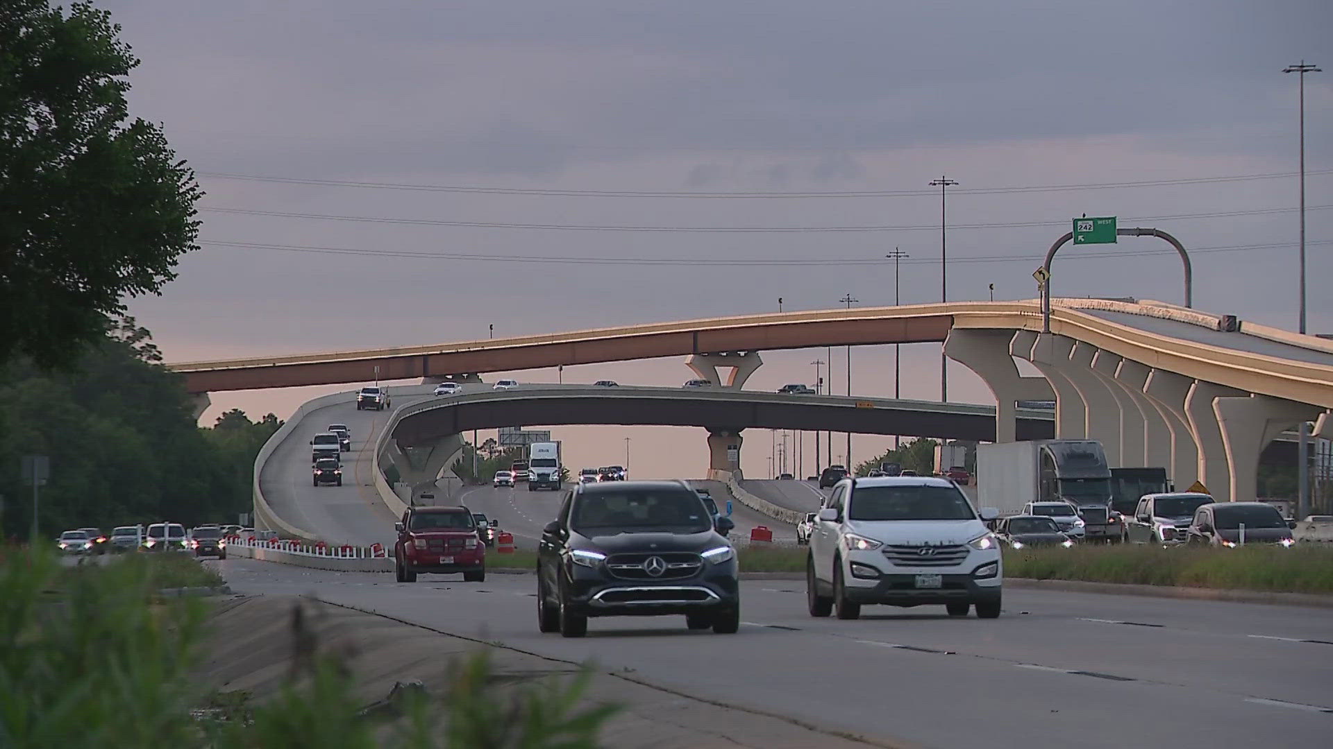 Montgomery County plans barriers after teen suicides at flyover | kens5.com