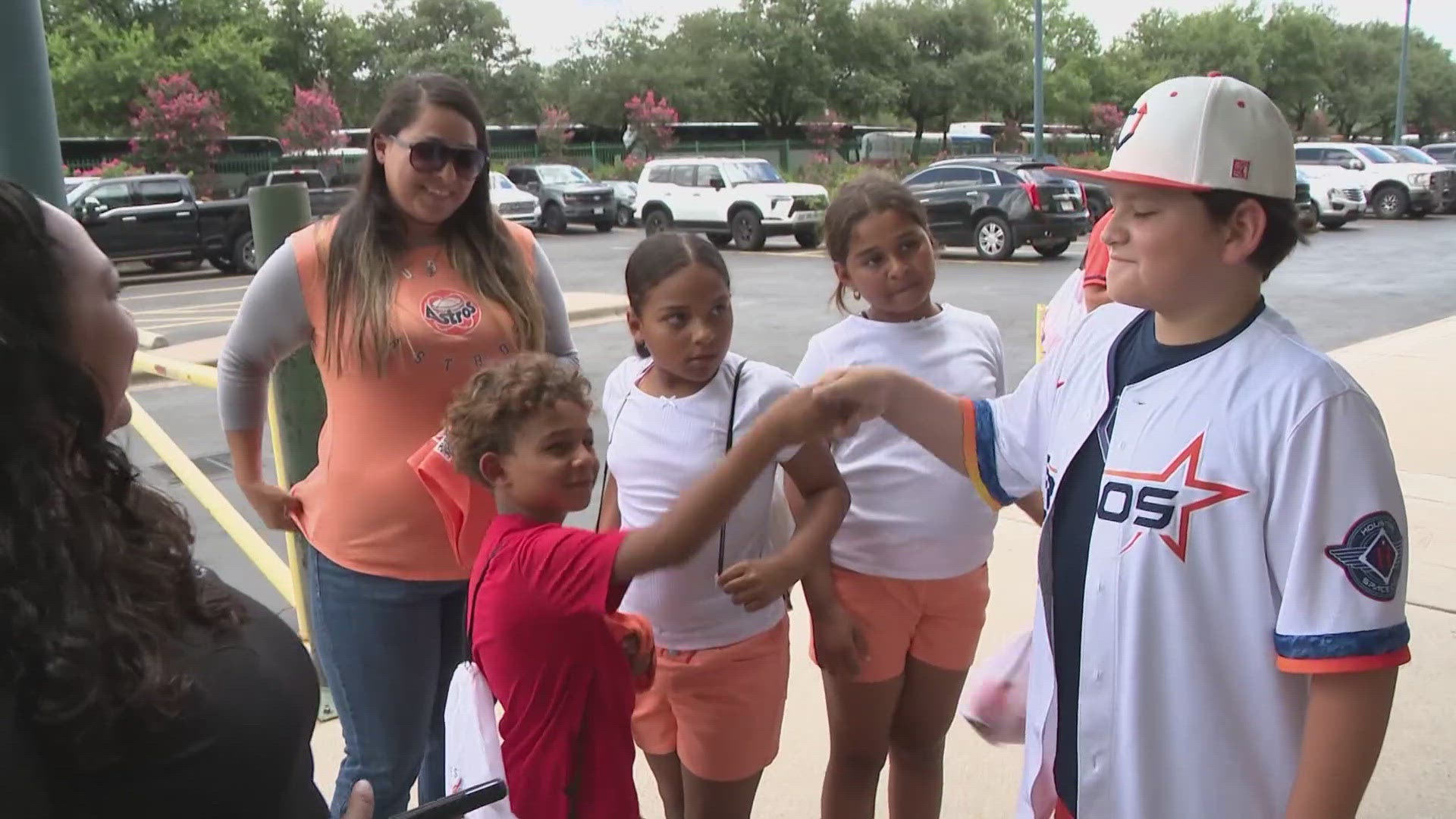 150 foster children, families treated to Astros game thanks to 11-year ...