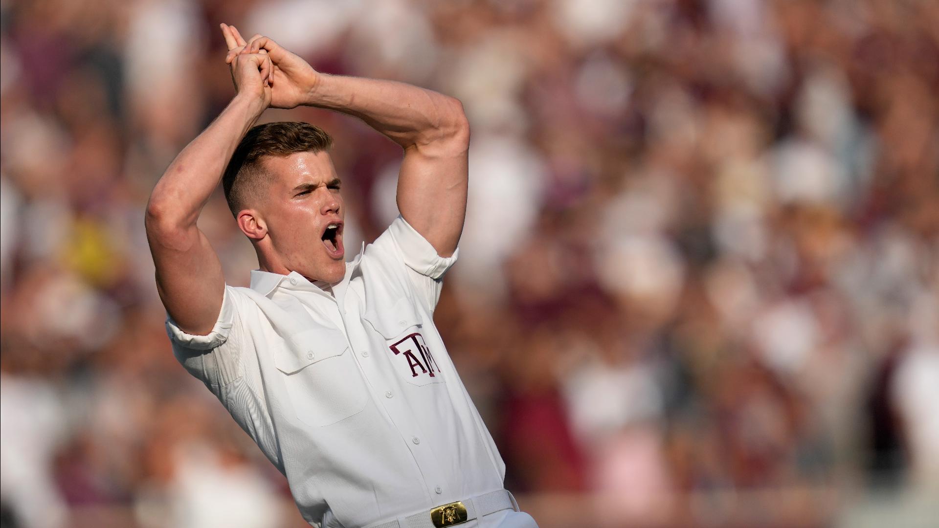 Texas A&M has yell leaders, not cheerleaders. Here's why. | kens5.com