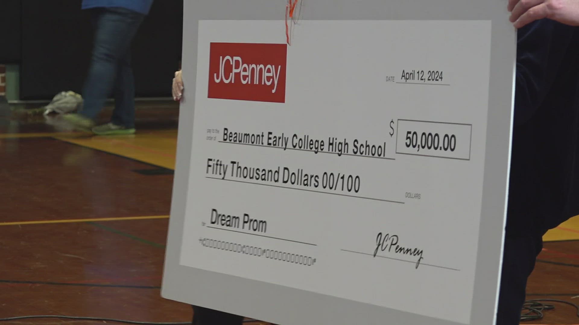 Beaumont's Early College High School wins $50,000 for prom | kens5.com