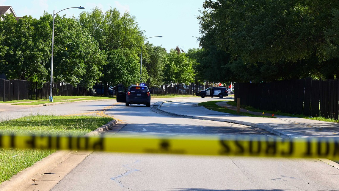 Suspect in custody after SWAT situation on Wickersham Lane, police say ...