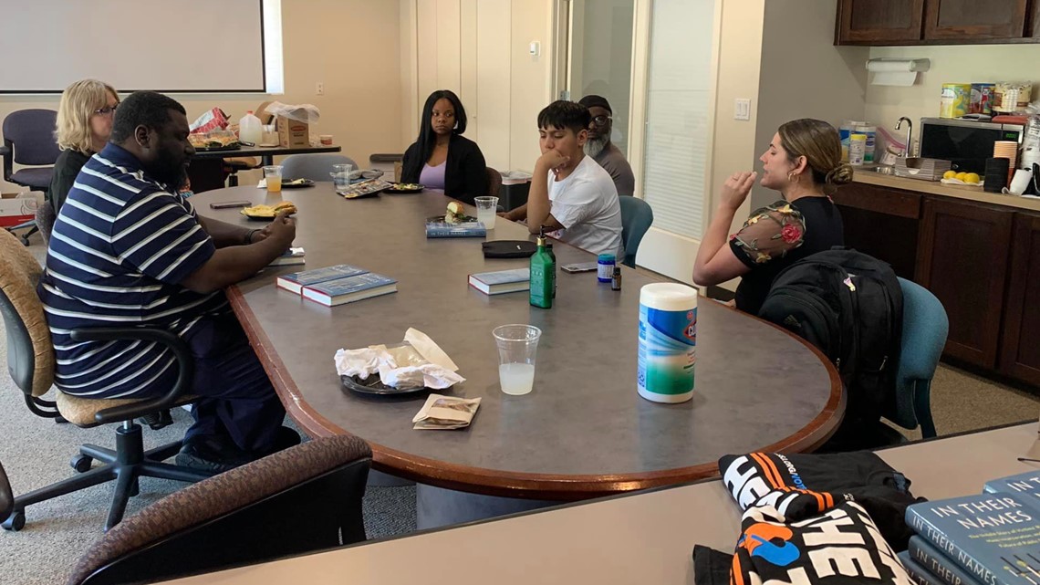 Austin group hosts vigil for those affected by violent crimes | kens5.com