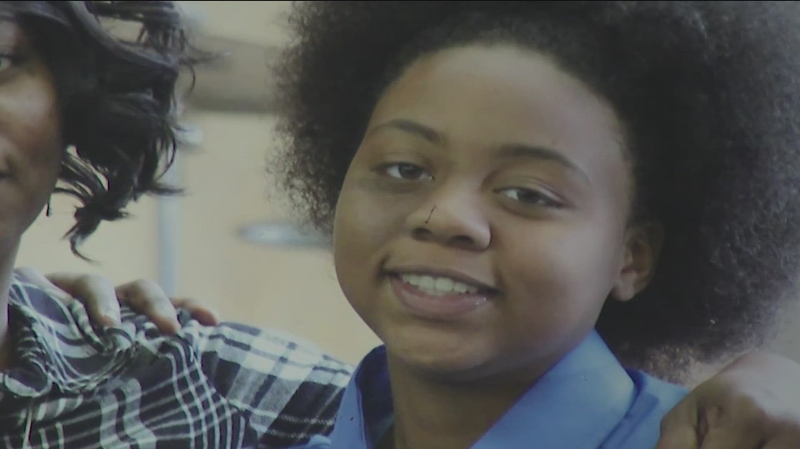 Akira Ross family opens up after 24-year-old killed at Circle K | kens5.com