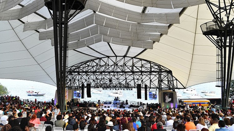 PHOTOS: Aretha Franklin tribute concert at Chene Park | kens5.com
