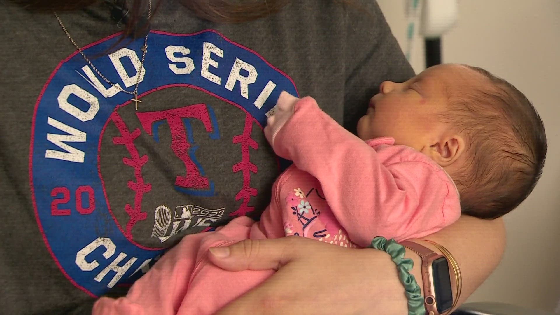 Texas Rangers fan goes into labor while waiting for authograph | kens5.com