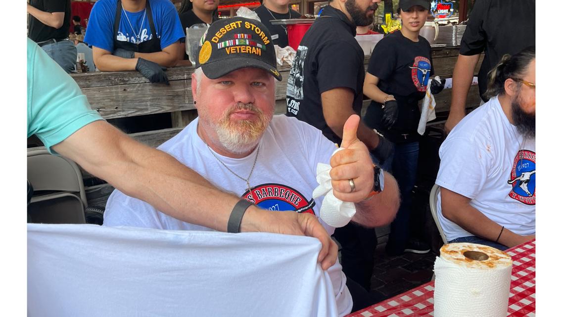 Riscky's BBQ rib-eating contest | Veteran wins for 6th time | kens5.com