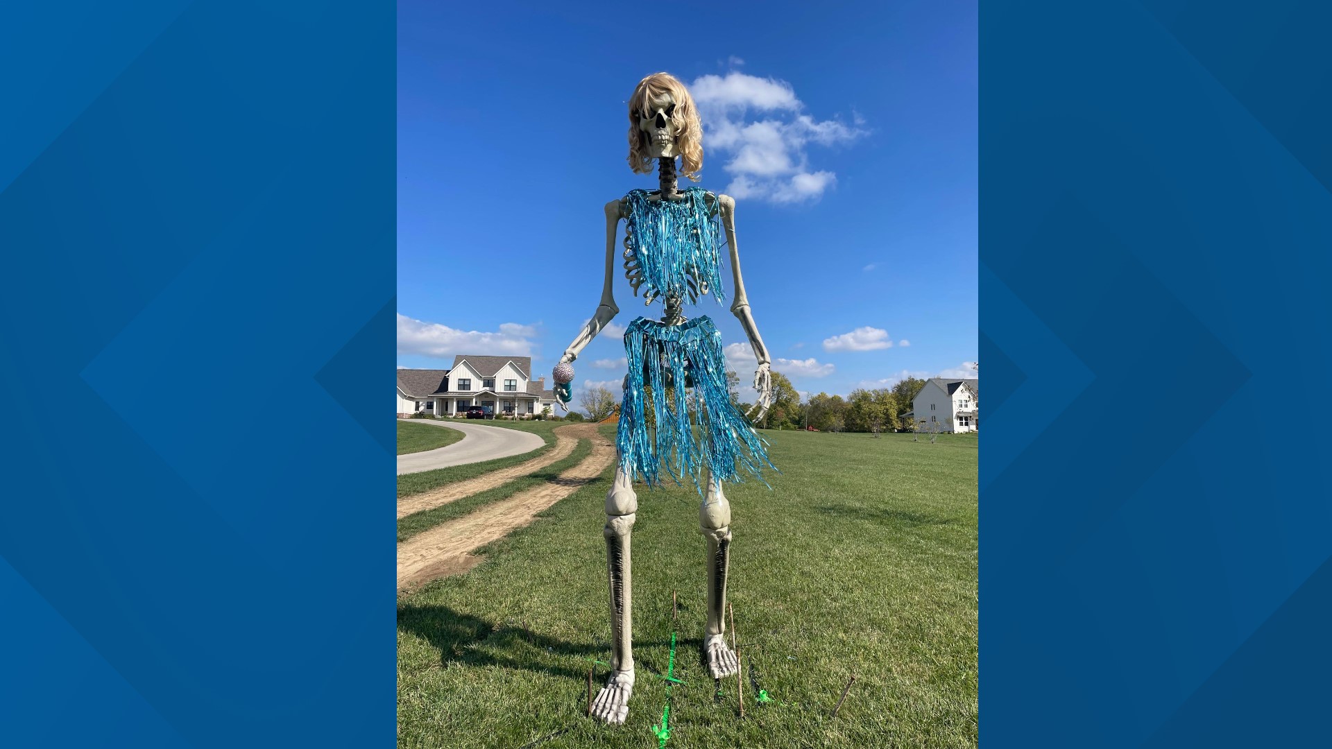 Halloween display pays tribute to Taylor Swift | kens5.com