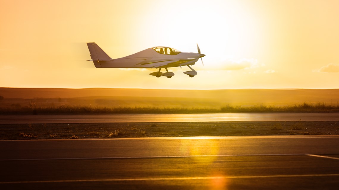 Plane gives middle finger to Washington state | kens5.com