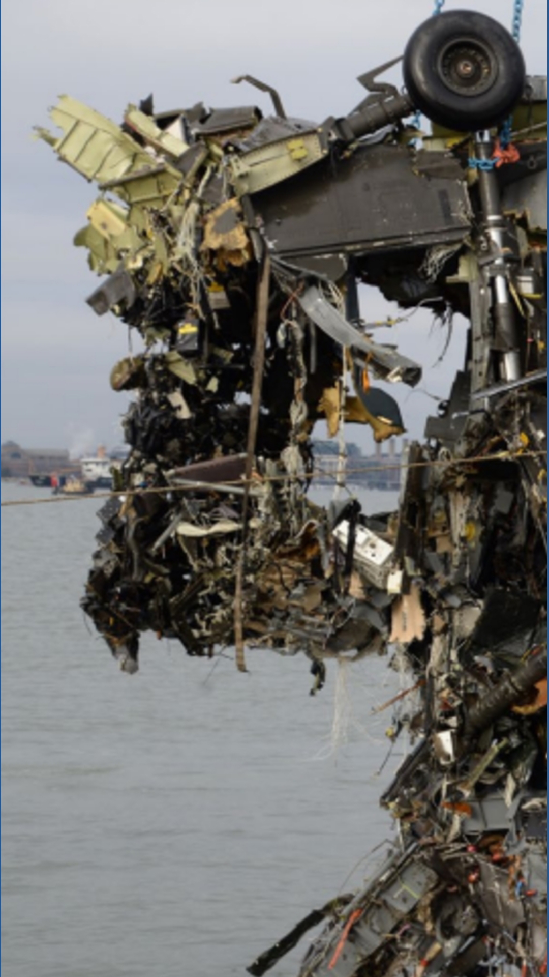 Widow of Flight 5342 victim Casey Crafton sues airlines, US government ...